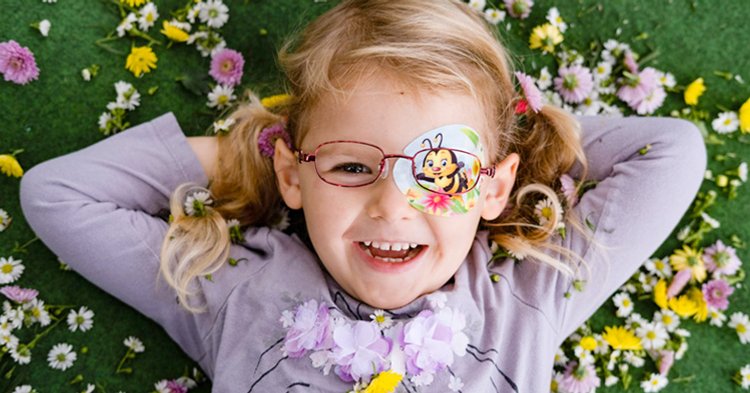 Okklusionstherapie: Sehschwäche mit Augenpflastern behandeln