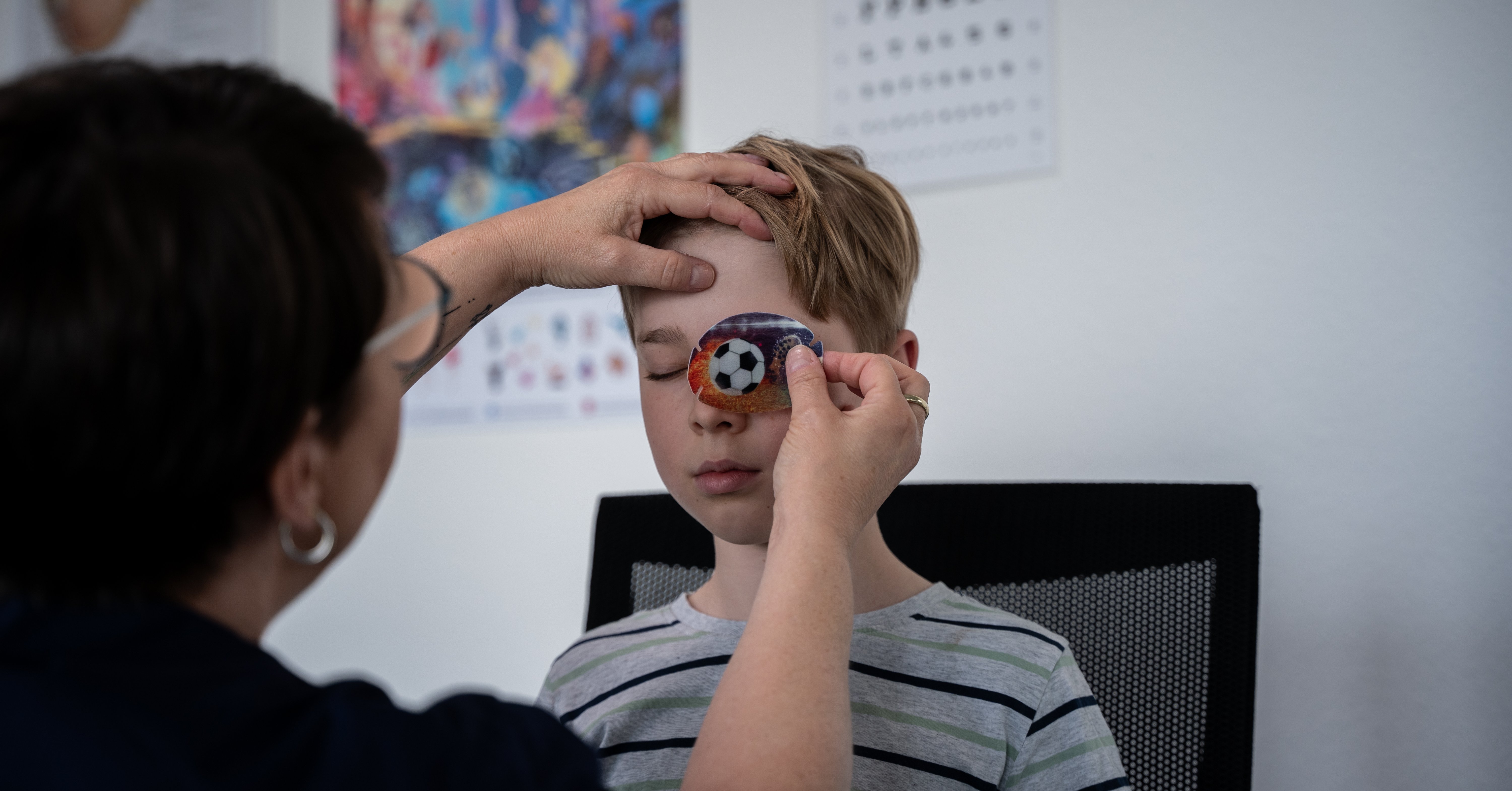 Augenpflaster richtig kleben – Tipps für Eltern | Piratoplast